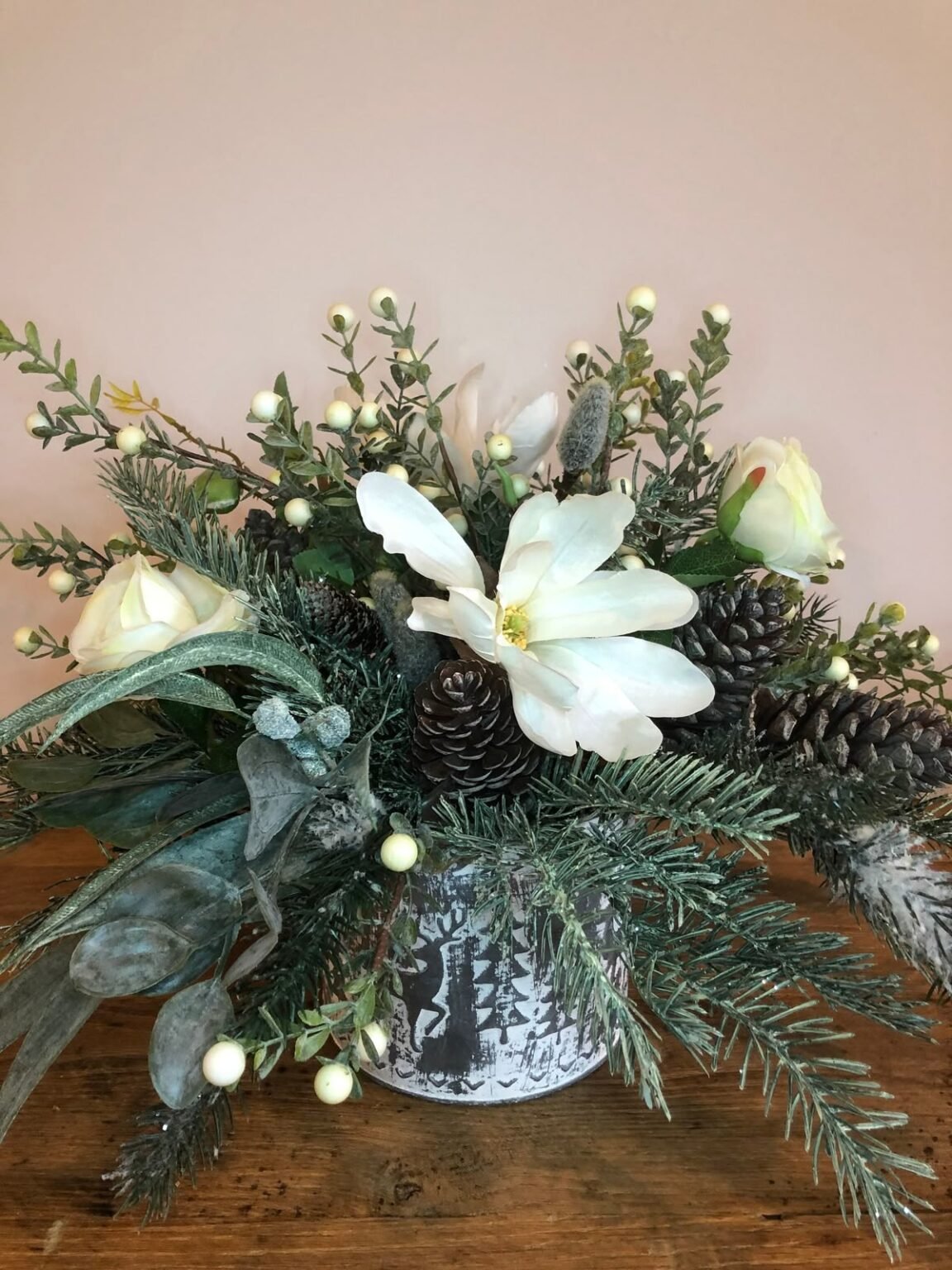 25 Elegant Winter Floral Arrangements for a Festive Home – DIY Home ...