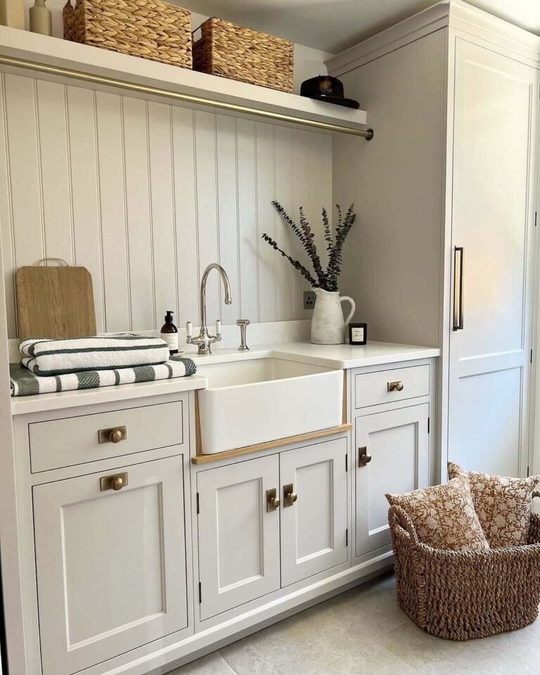 23 Large Utility Room Ideas That Combine Style and Functionality - DIY ...