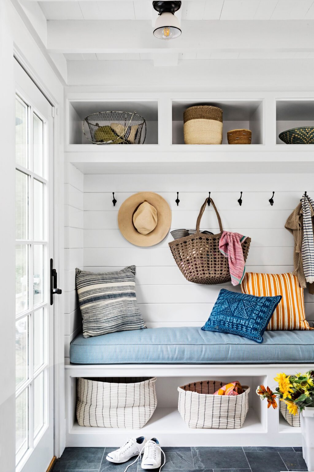 The Ultimate Guide to Stunning Entryway and Mud Room Ideas - DIY Home ...